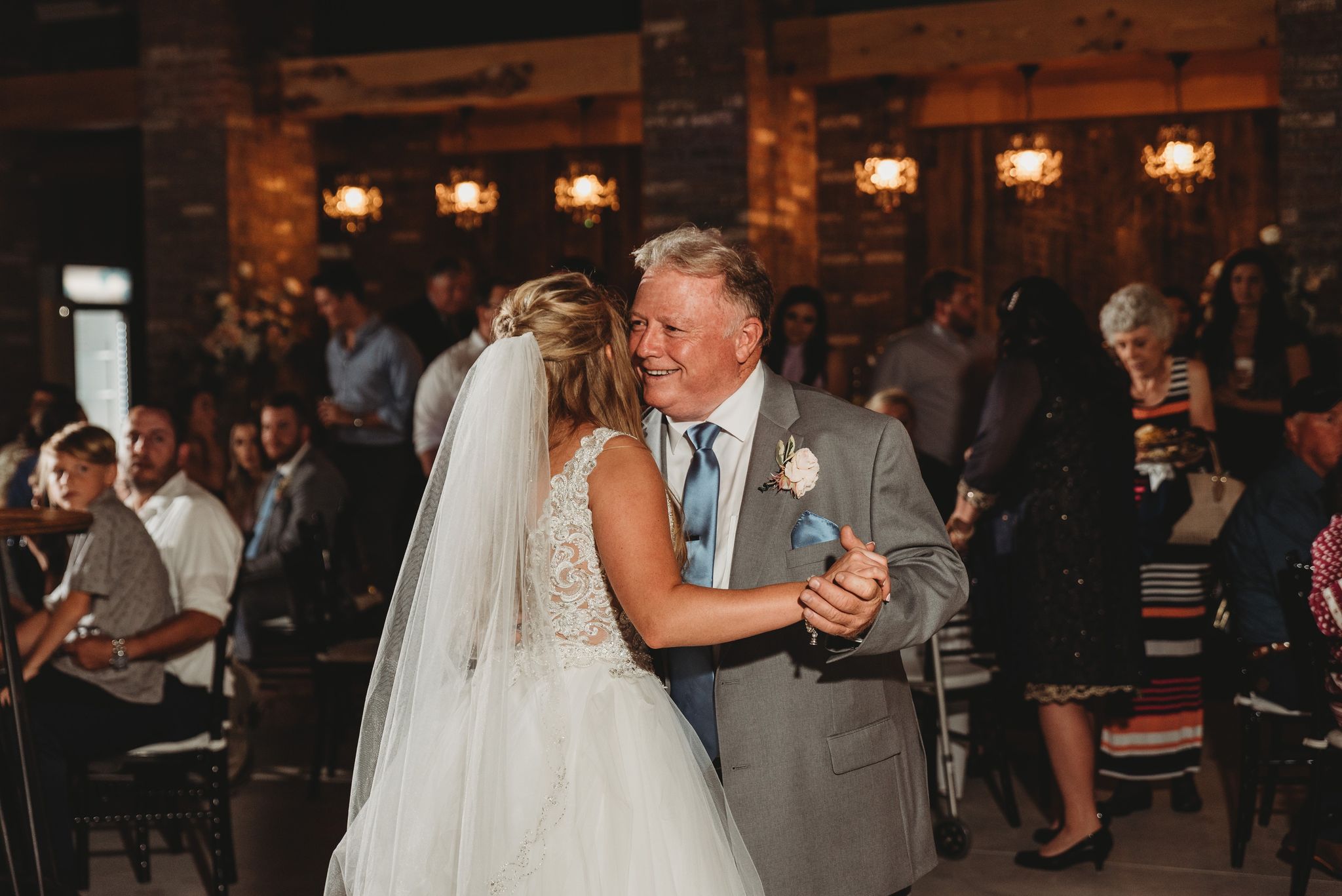 Who Makes a Toast at Your Wedding? - Molto Bella Wedding & Event Venue